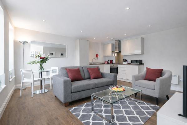 Roomspace Serviced Apartments - Trinity House - Epsom