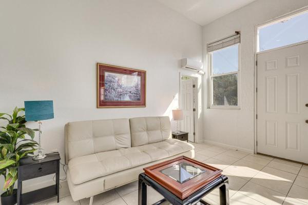 Near Apollo Beach! Bright Apt W/ Essentials - Bahia Beach, Ruskin