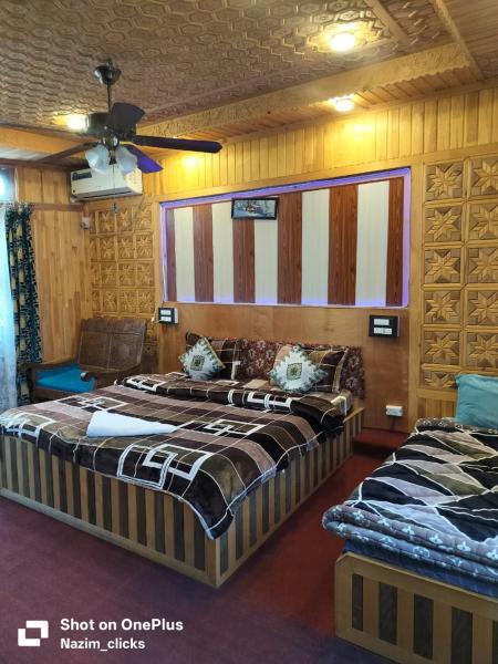 Houseboat Happy England - Srinagar