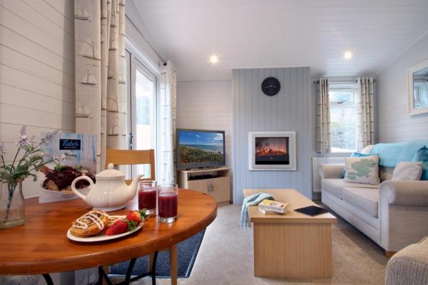 1. 2 Bedroom Select Lodge With Park Facilities - 利明通