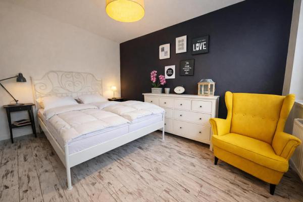 Zlatá Víla By Cañas Apartments V Srdci Mesta, Len Pár Krokov Od Hlavného Námestia - Rimavská Sobota