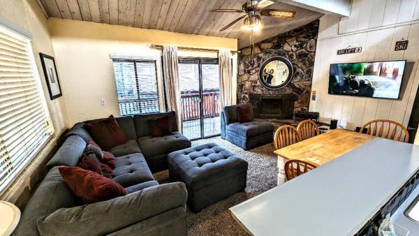 Snow Summit Townhouse Spa Unit 64 - Big Bear Lake, CA