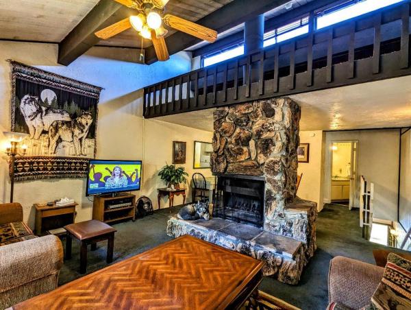 Snow Summit Townhouse With Spa Unit 61 - Big Bear, CA
