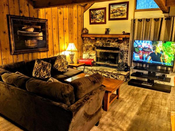 Escape For All Seasons Unit 104 - Big Bear Lake, CA