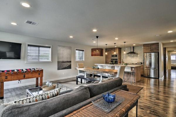 Riverfront Astoria Condo On Pier, Walk Everywhere - Astoria, OR