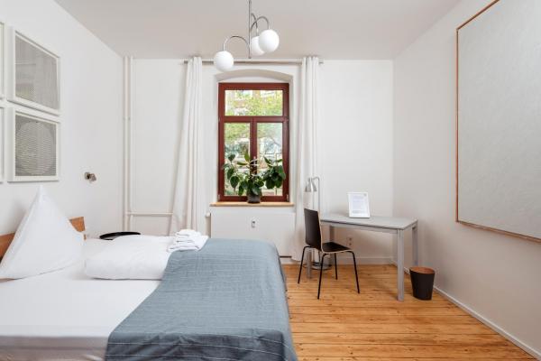 Künstlerzimmer In Der Häselburg - Das Minimalistische - Gera