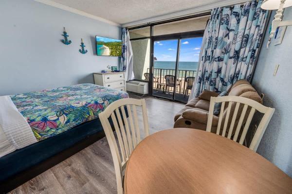 Low Floor Great Direct Oceanfront View Heated Pool - South Carolina
