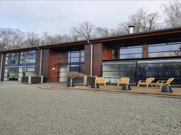 Chalet In Odeigne With Private Pool & Sauna - Manhay