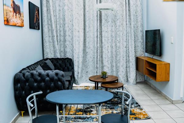 Elegant 2 Bed Retreat Prime Location - Midrand