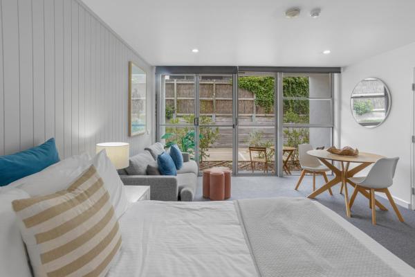 Bay View - Palm Springs - Lorne