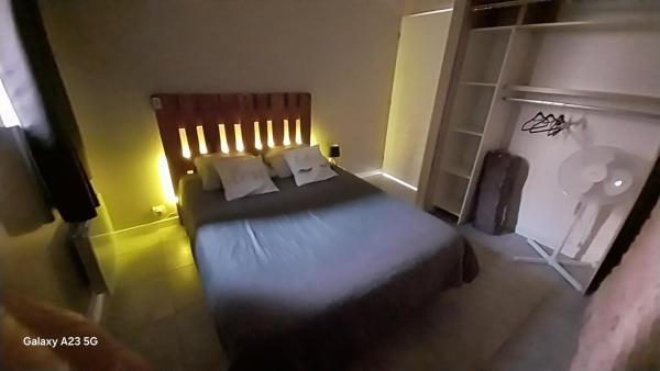 Superbe Appartement De 40m2 Avec Parking Gratuit Sur Place - Saône-et-Loire
