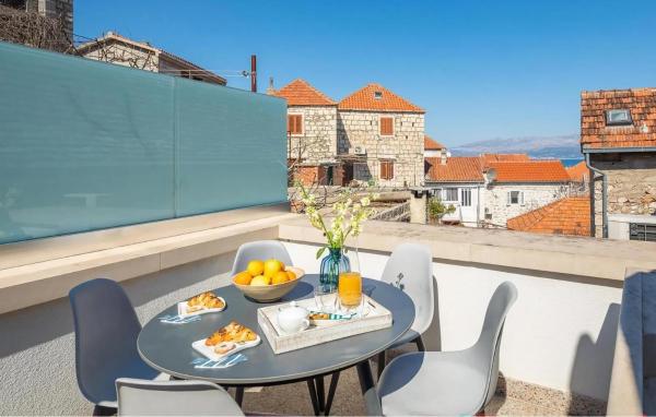 Nice Home In Sutivan With House Sea View - Supetar