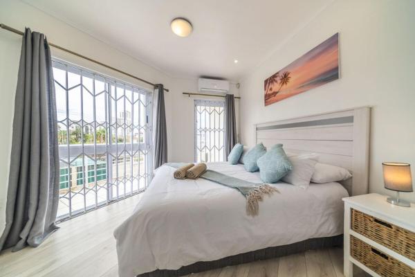 Elegant 2 Bedroom Apartment 150m From Beach - 2 Palms - Somerset West
