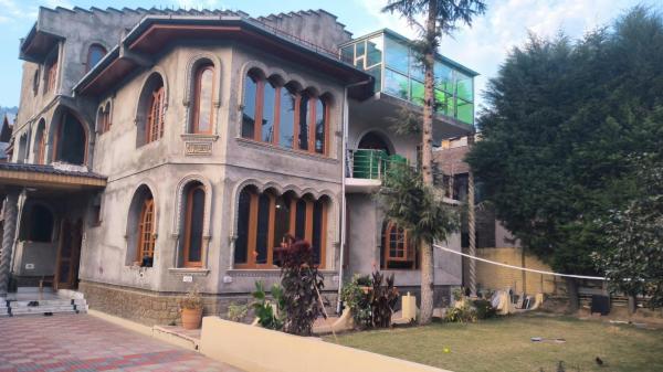 The Charmhouse - Srinagar