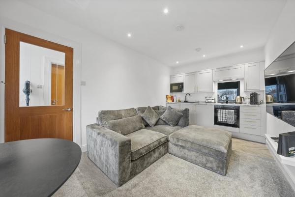 1 Bedroom Apartment 5 Mins From Town Centre And Beach With Free Parking - Perfect For Work And Golf Stay - Ayr