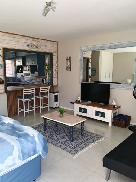 6 Bayview Seaside Apartment - East London