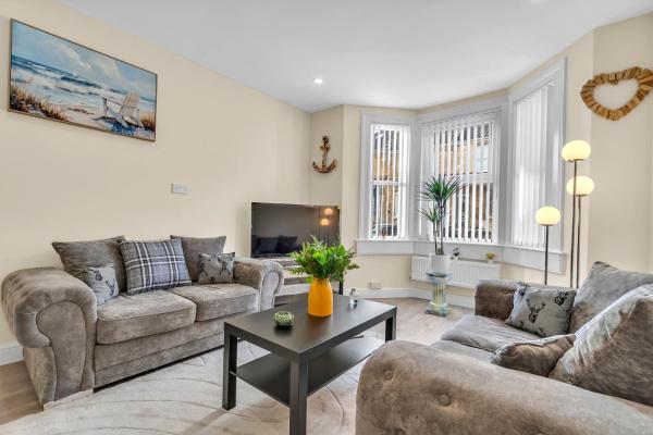 Spacious & Luxury 3 Bed House In Bath - Bath