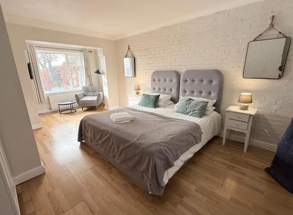 Renhold House - 15 People - St Neots