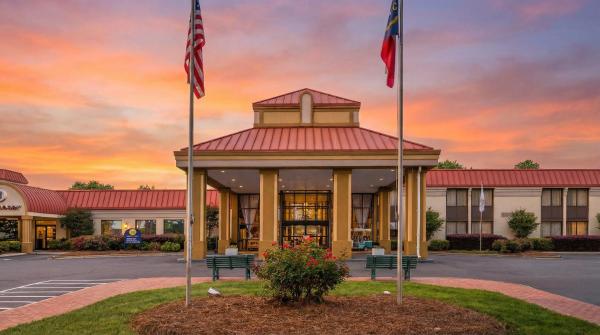 Village Inn Clemmons-winston Salem, Trademark By Wyndham - Winston-Salem, NC