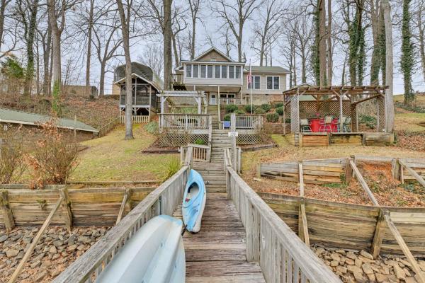 Lexington Lakefront Luxury! Home With Private Dock - Lexington, NC