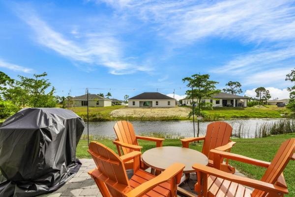 Canal-front Fun! Fish & Relax In Cape Coral - Burnt Store Marina