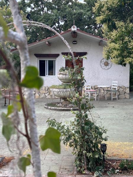 Cabañas Rústicas Dentro De La Finca El Castillo - La Cabrera