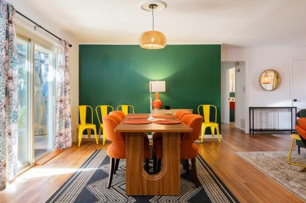 Upscale Comfort & Class With Private Pool & Yard - Covington, GA