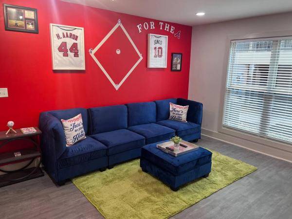 Free Parking! Comfy 1bedroom Unit! 10 Min To Midtown & 1 Mile To Braves Truist Park! - Smyrna, GA