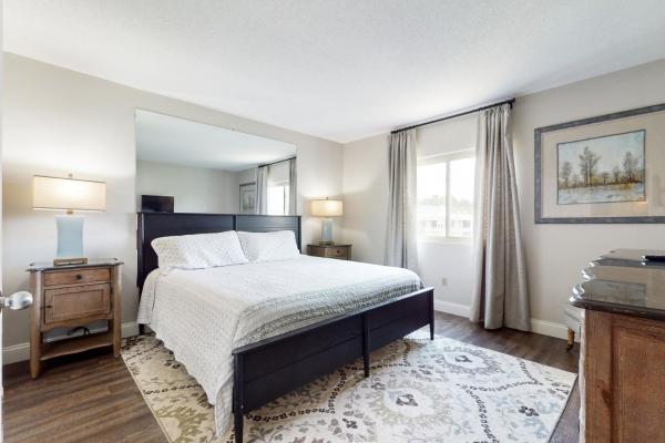 2 All-suite Condos Sleeps & River View Balconies - Pigeon Forge, TN