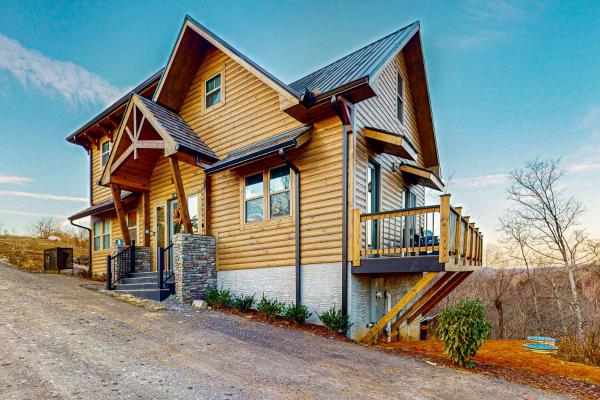 Tranquil Cabin Indoor Pool Hot Tub Woodland Views - Dandridge, TN