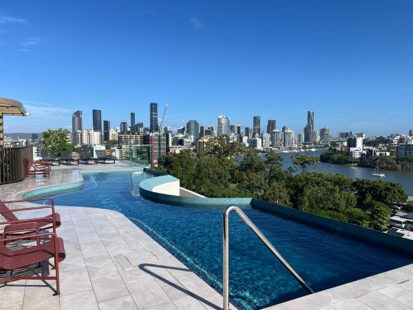 Riverside Modern 2br East Brisbane With Parking - Balmoral