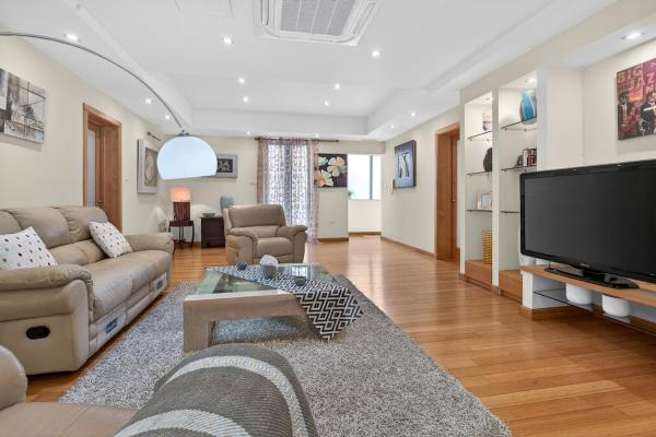 Luxury Apt 110m From The Sea, Balluta Bay, Sliema - Valletta, Malta