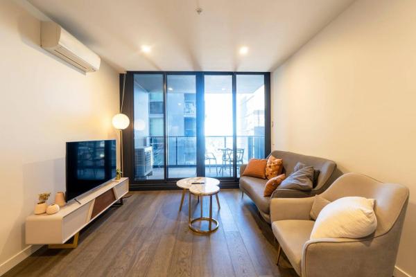 The Valley Edit | Designer Stay, Carpark + Pool - Apartment - Windsor, Australia