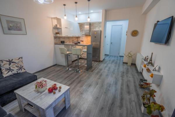 Lux Apartments On Chanturia Street - Tbilisi