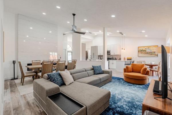 Luxurious Equestrian Stay With Heated Pool & Patio - West Palm Beach, FL