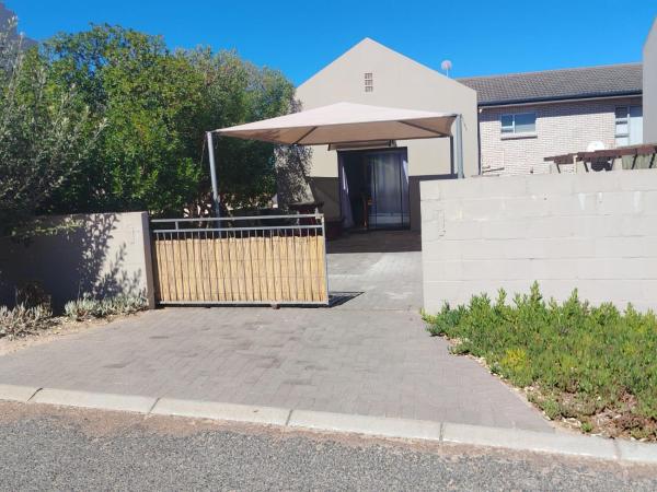 87 On Sunbird B - Langebaan