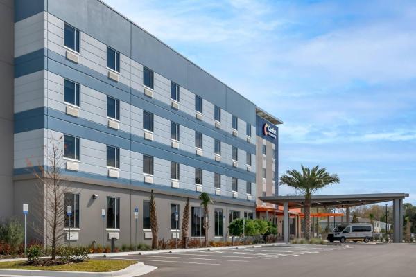 Comfort Inn & Suites Orlando Sanford Airport - Oviedo, FL