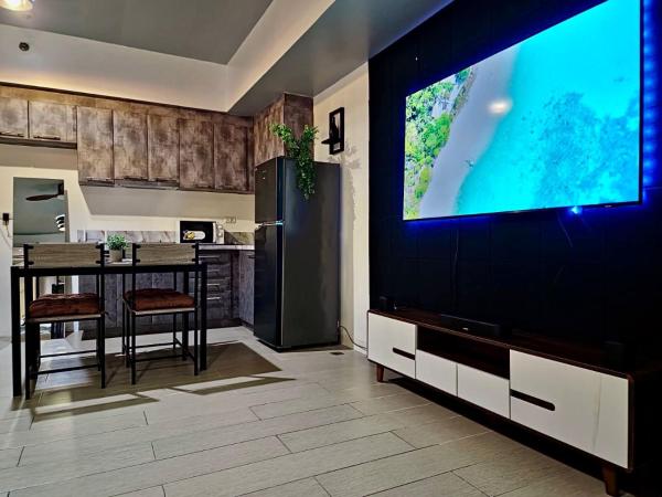 Luxe Spacious Cozy Venice Bgc 65intv Surround Sound - Parañaque