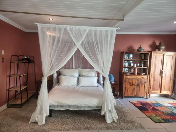 Squeaky Gate - Franschhoek