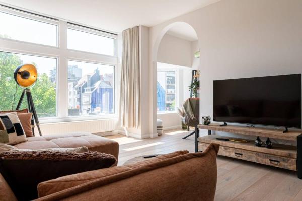 Renovated Art Deco Apartment With Vintage Elements - Ostende