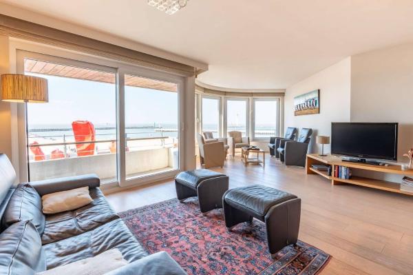 Wonderful 3br Apartment With Sublime Seaviews - Oostende