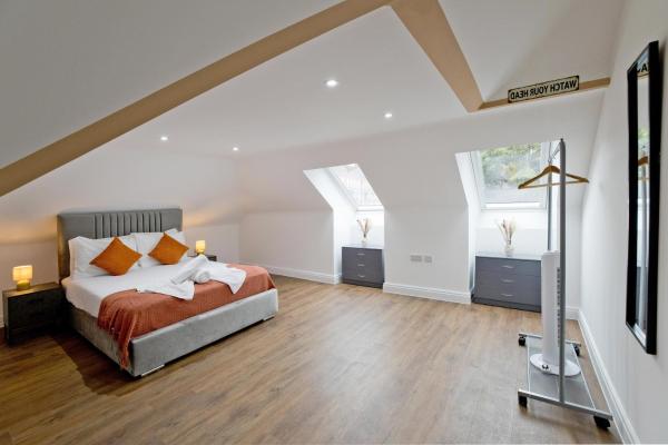 Imperial Woodberry Grove Apartments - London Bridge Station