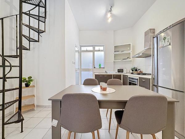 Modern Duplex Townhouse In Sliema - Valletta