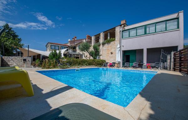 Nice Home In Pula With Sauna - Pula