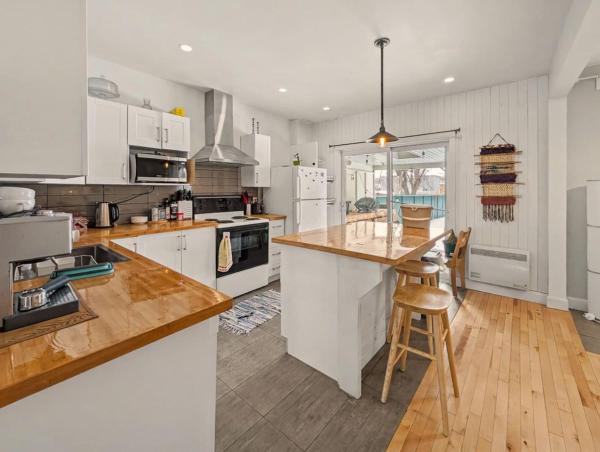 Muray 4br Family Home Private Garden 15 Mins To Downtown - Longueuil