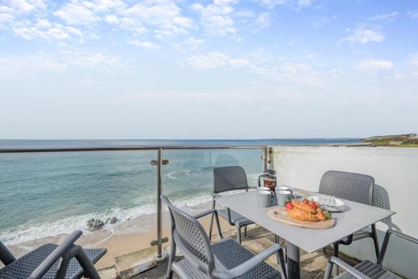 3 Bed In Porthleven Oc-storm - Helston