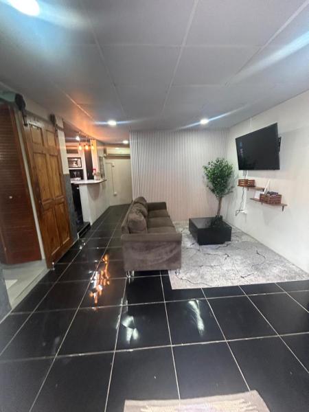 Enchanting And Walkable Uptown Pos City Studio 2 Bedrooms - ポート・オブ・スペイン