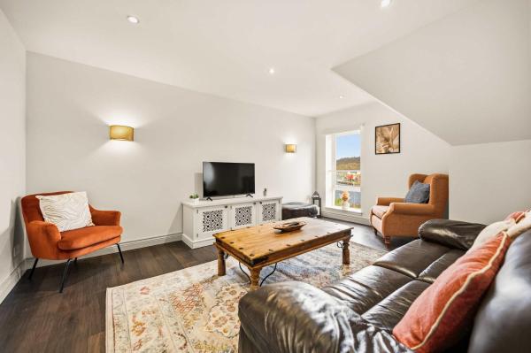 Stunning Sea Views - 3bd & Free Parking - Oban