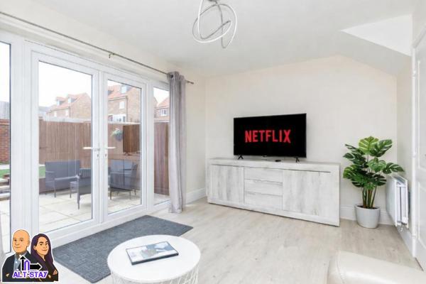 Kirkstall By Alt-stay - 4 Bed Home - Parking, Wifi & 2x En-suites - Contractors & Relocations - Weekly & Monthly Rates - Wakefield
