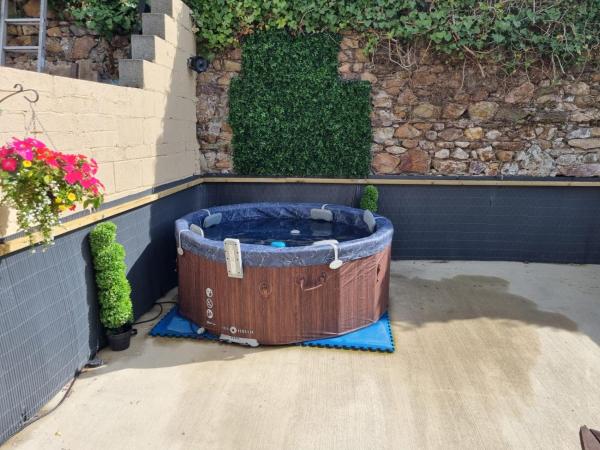 Central Wexford Townhouse With Hot Tub - Wexford
